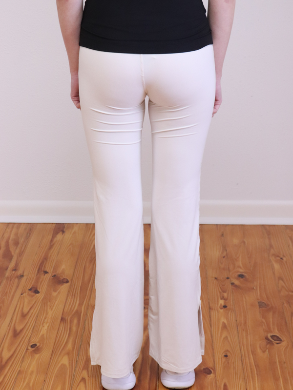 Butter V Yoga Pants Cream - Leona